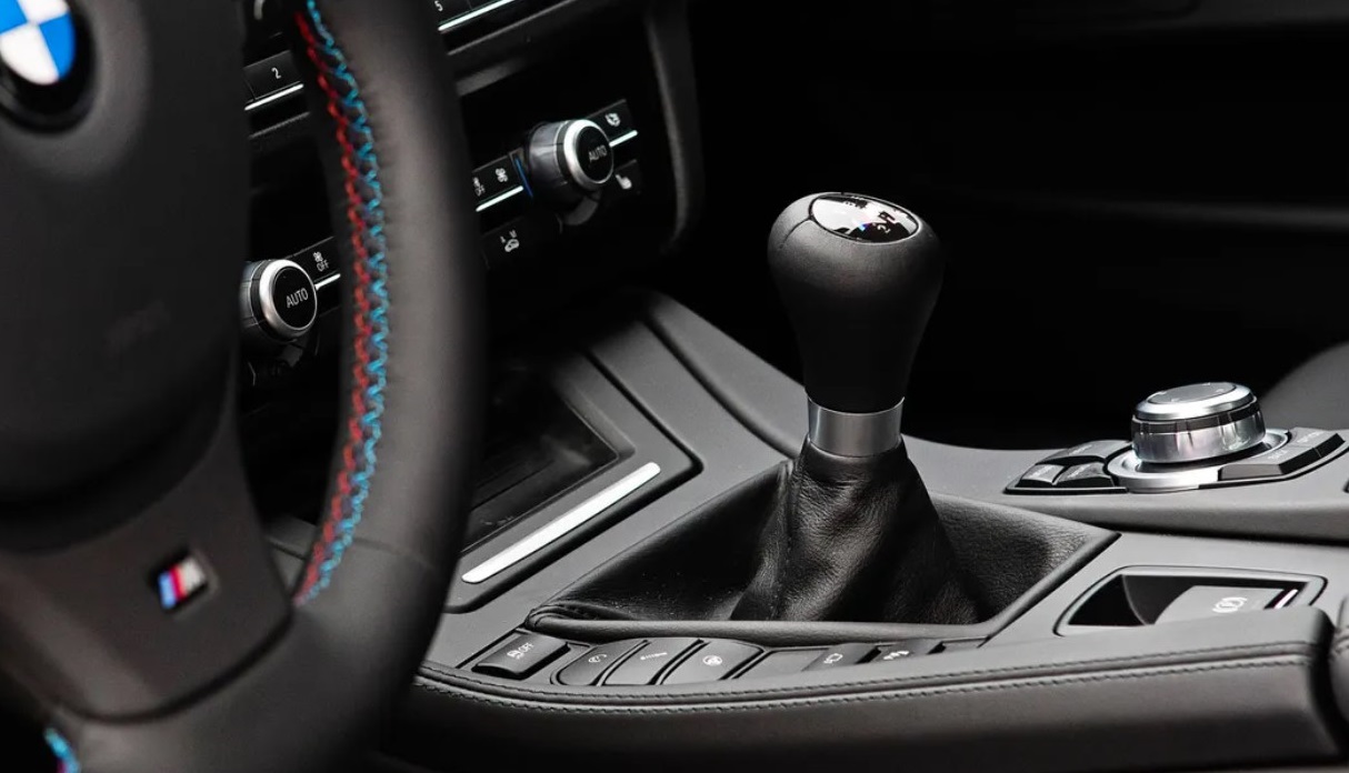 BMW F10 M5 vs. F90 M5 Comparison: Engine, Transmission & Reliability ...