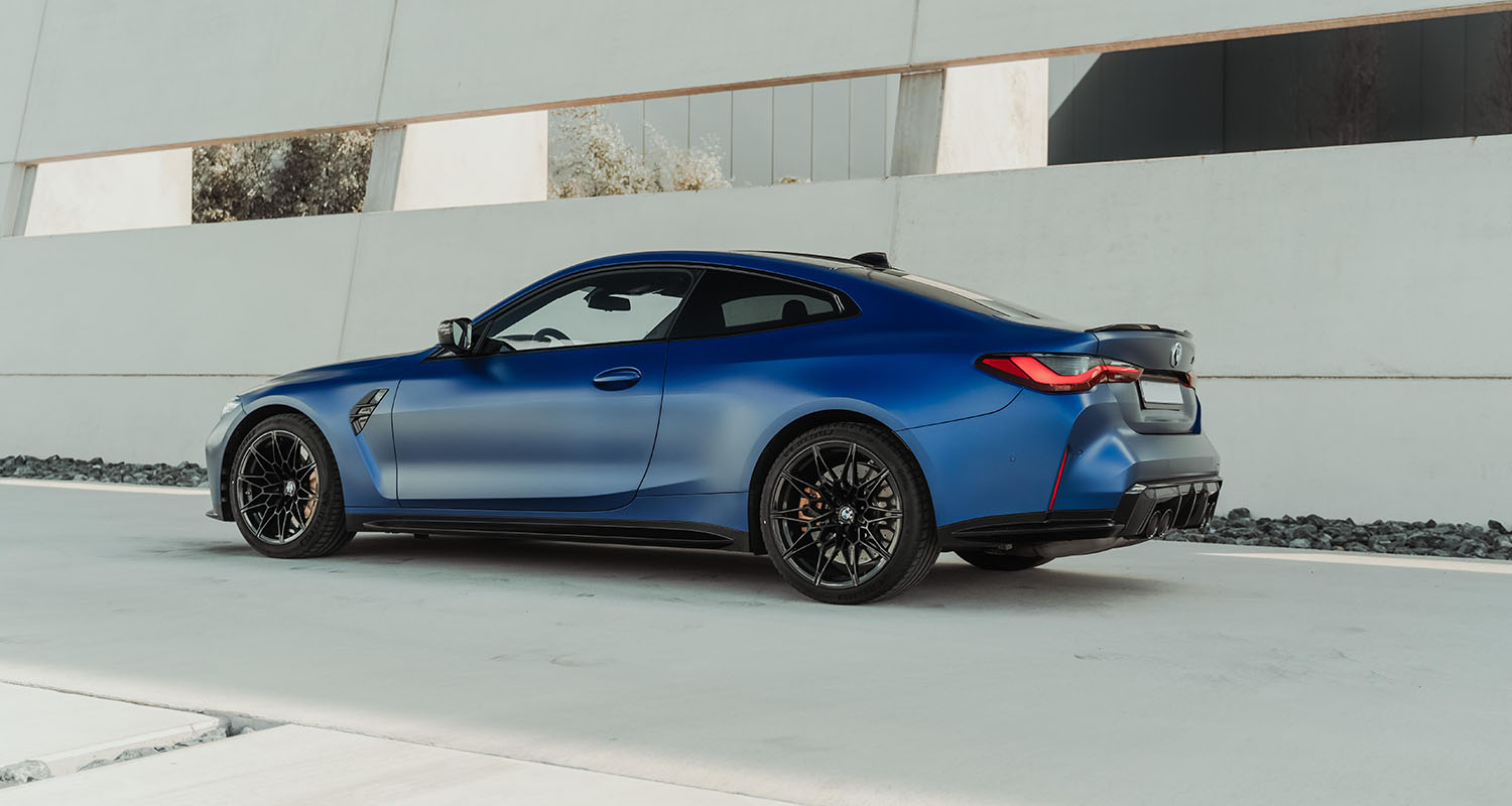 BMW M850i vs. M4: Performance, Driving, Interior & Reliability ...